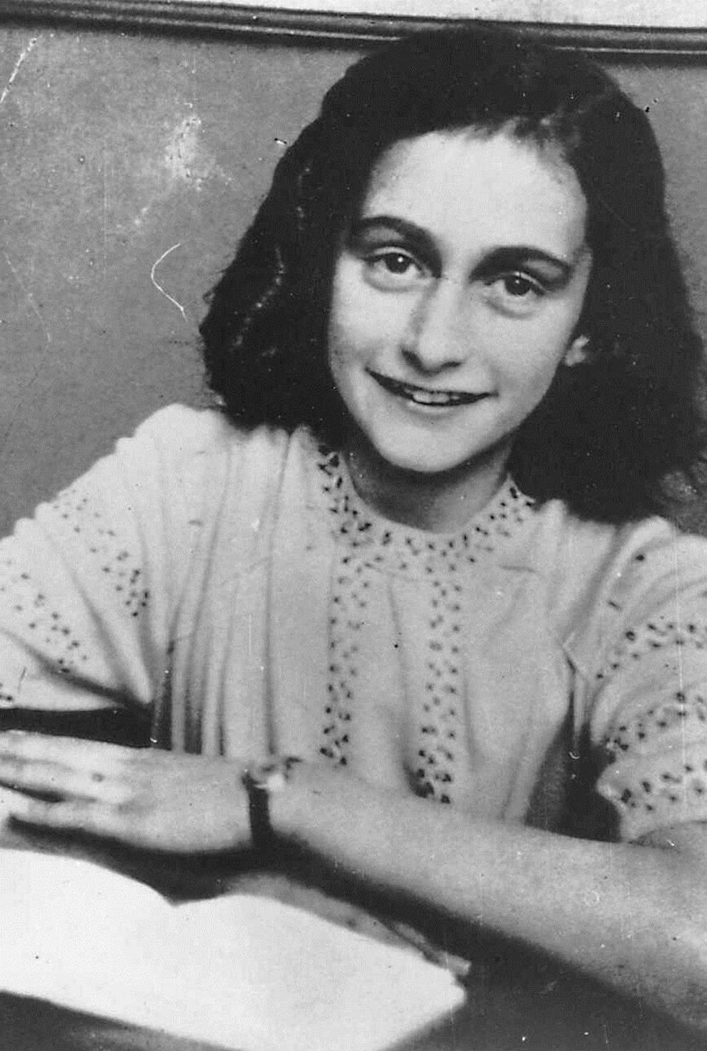 ¿Quién traicionó a Ana Frank y su familia? - Ciencia Histórica